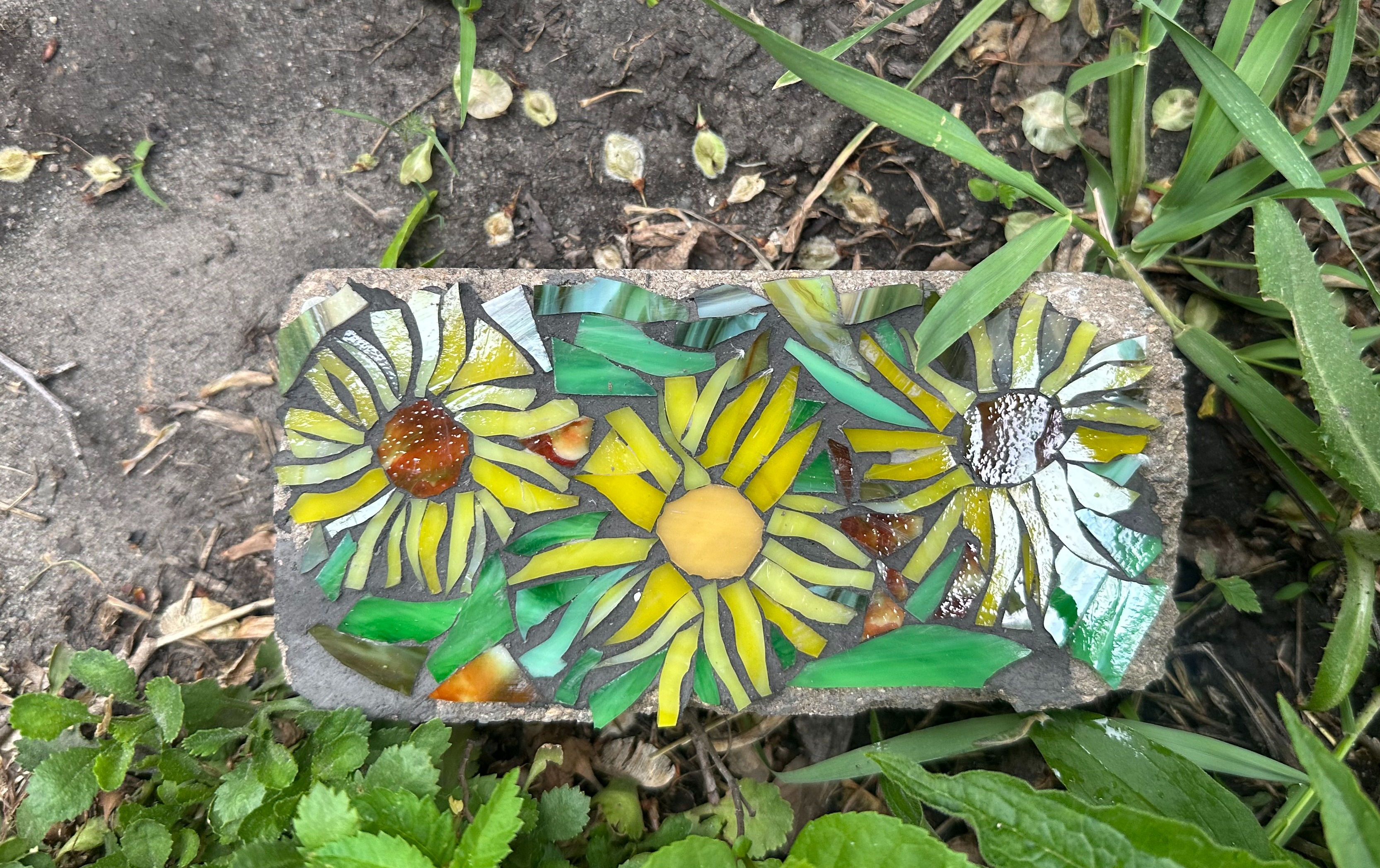 Glass Mosaic Garden Bricks w/ Jenny Sue - Archived Tickets | Unglued