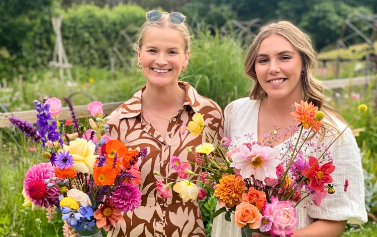 Summer Flower Picking / Saturday 28th December Tickets | Earthenry ...