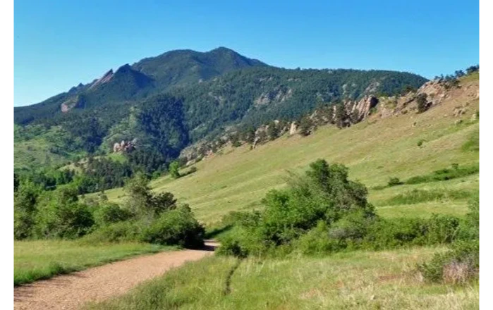 Geo Explorer Hike with Lucy Westlake and Elley Ringo Tickets | Crown ...