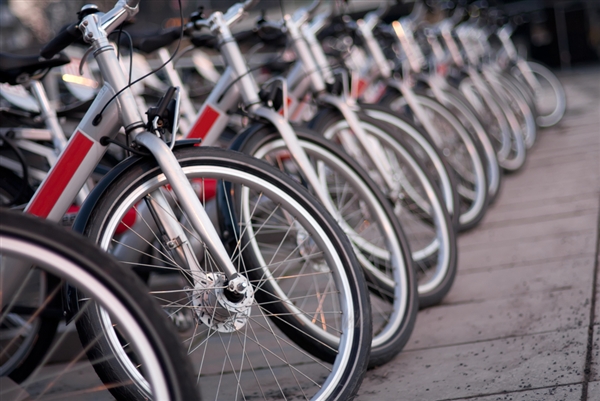 Bicycle ride around Modon Lake