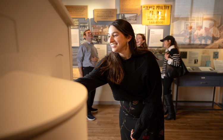 December 25 @ CJM: Wrapped in Tradition Tickets | Capital Jewish Museum